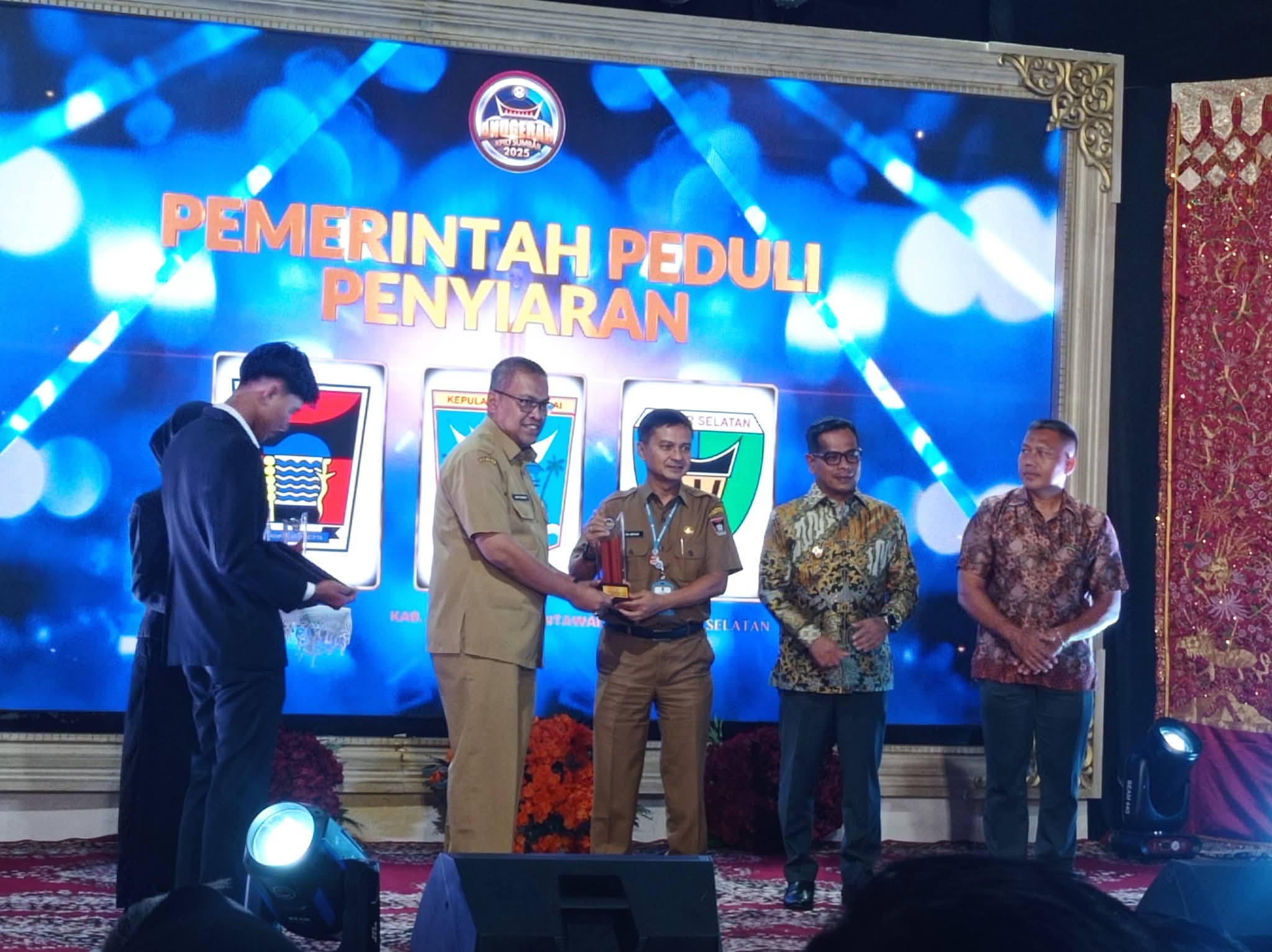 Kota Padang Raih Penghargaan Sebagai Daerah Peduli Penyiaran dari KPID ...